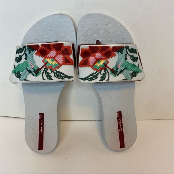 Ipanema | Shoes | Ipanema Sandals Thong Style With Colorful Floral ...